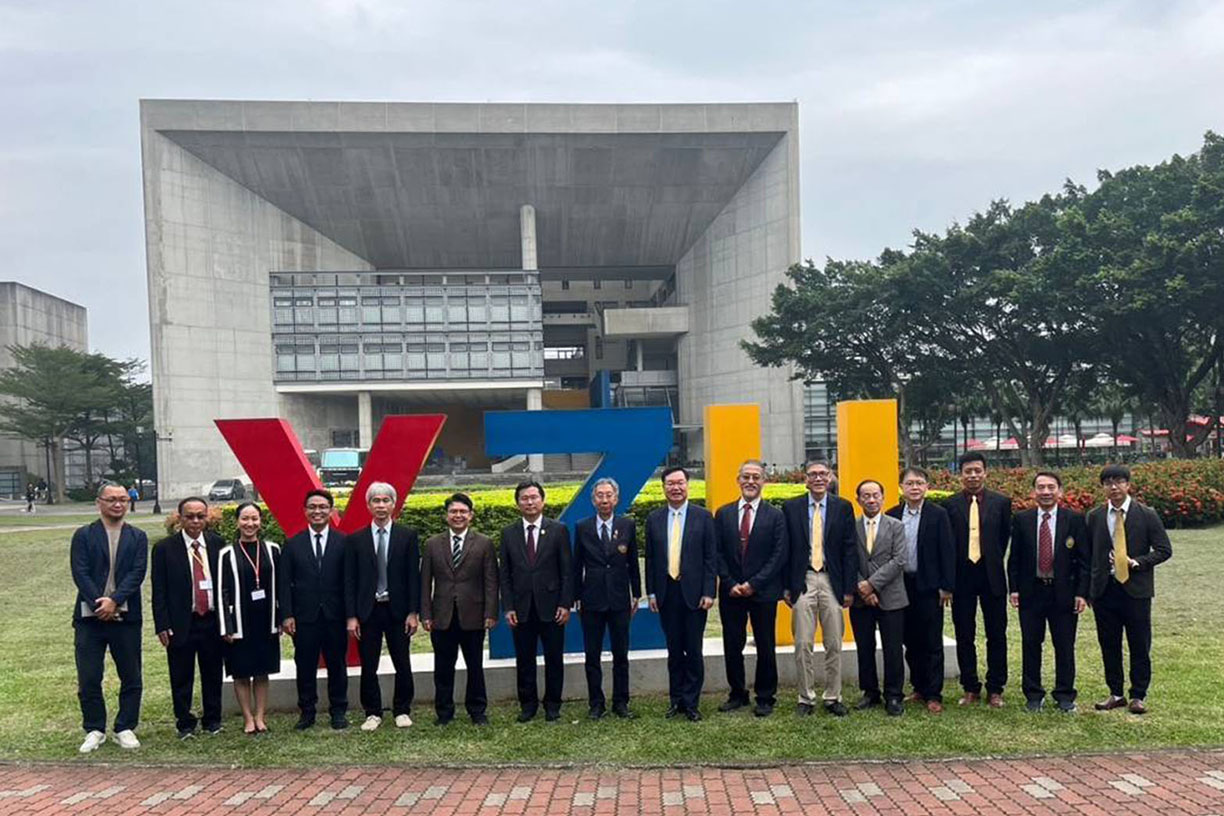 ทีมผู้บริหาร มจธ. พร้อมทีมผู้บริหารคณะครุศาสตร์อุตสาหกรรมฯ มจธ. เดินทางเยี่ยมชม 4 มหาวิทยาลัย ...